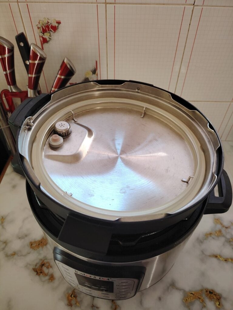 Instant Pot Lid Not Closing? (Common Issues and How to Fix It)